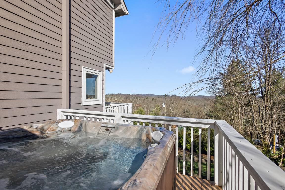 115 M² Cabin ∙ 3 Bedrooms ∙ 9 Guests - Blowing Rock, NC