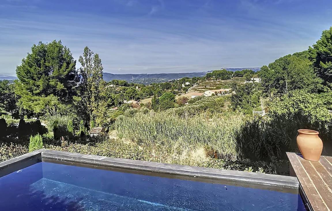 130 M² House ∙ 2 Bedrooms ∙ 6 Guests - Le Beausset