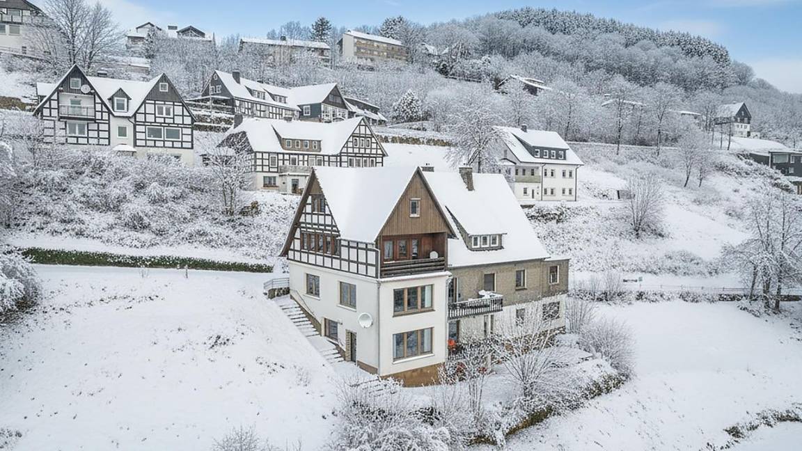 350 M² House ∙ 9 Bedrooms ∙ 16 Guests - Winterberg