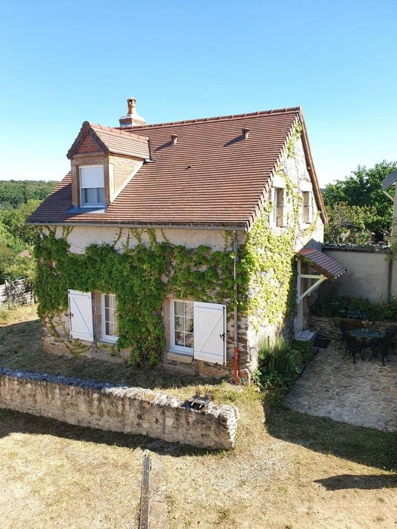 50 M² Gîte ∙ 1 Schlafzimmer ∙ 2 Gäste - Auvergne