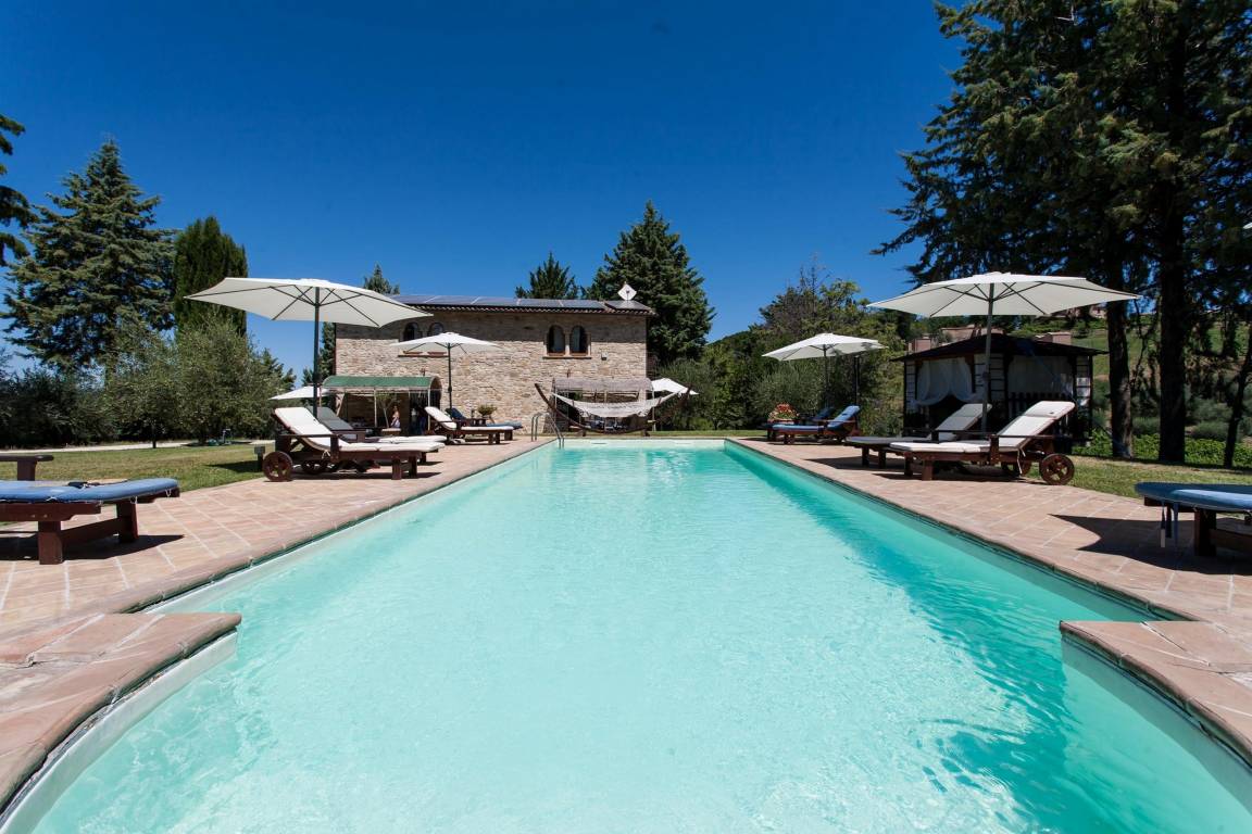 270 M² Maison De Vacances ∙ 5 Chambres ∙ 18 Personnes - Pérouse