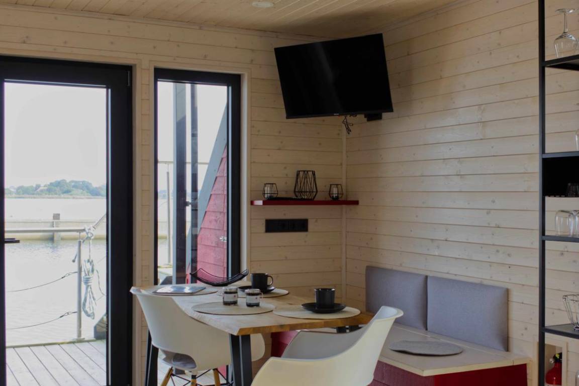 68 M² Hausboot ∙ 2 Schlafzimmer ∙ 4 Gäste - Fehmarn