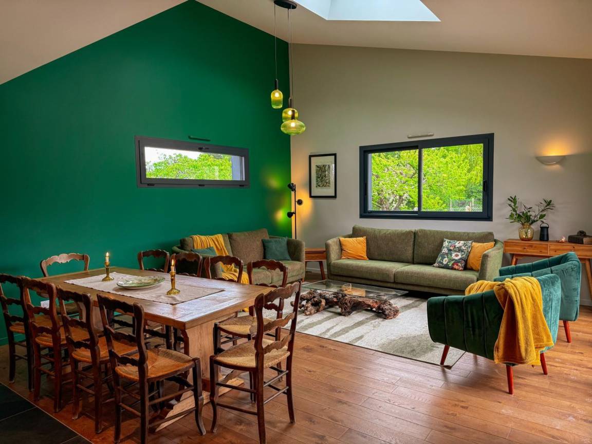 160 M² Cottage ∙ 4 Bedrooms ∙ 9 Guests - Loire Valley