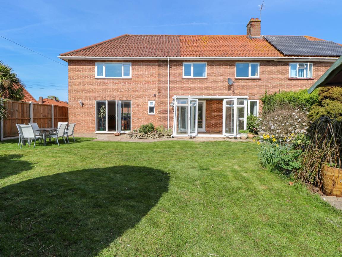 Cottage ∙ 5 Bedrooms ∙ 9 Guests - Norwich