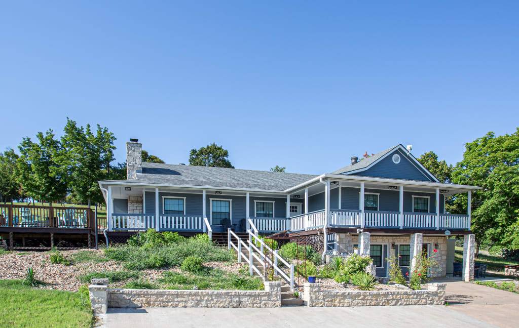 111 M² House ∙ 3 Bedrooms ∙ 8 Guests - Fredericksburg, TX
