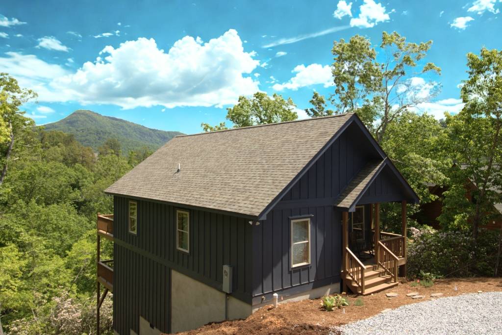 House ∙ 3 Bedrooms ∙ 6 Guests - Lake Lure, NC