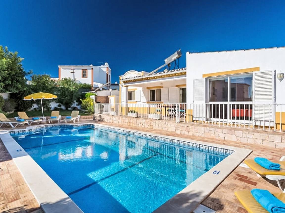 102 M² Villa ∙ 3 Bedrooms ∙ 6 Guests - Guia