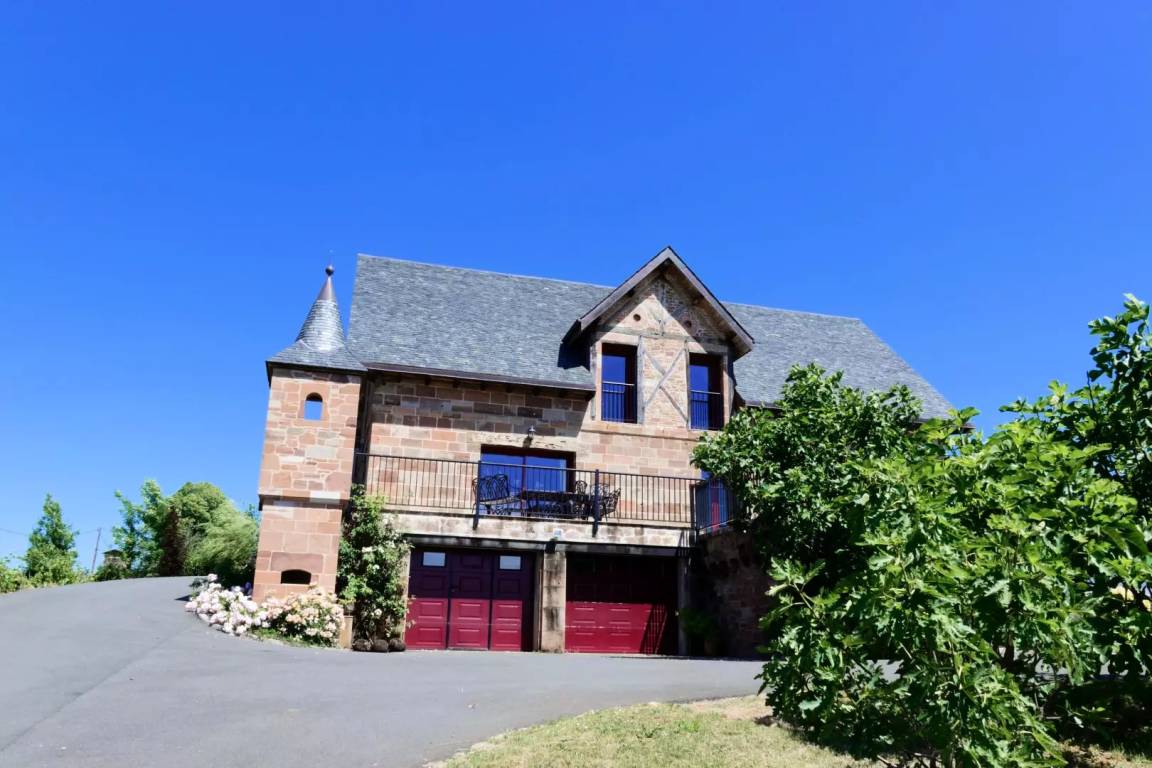 200 M² Huis ∙ 5 Slaapkamers ∙ 12 Gasten - Corrèze