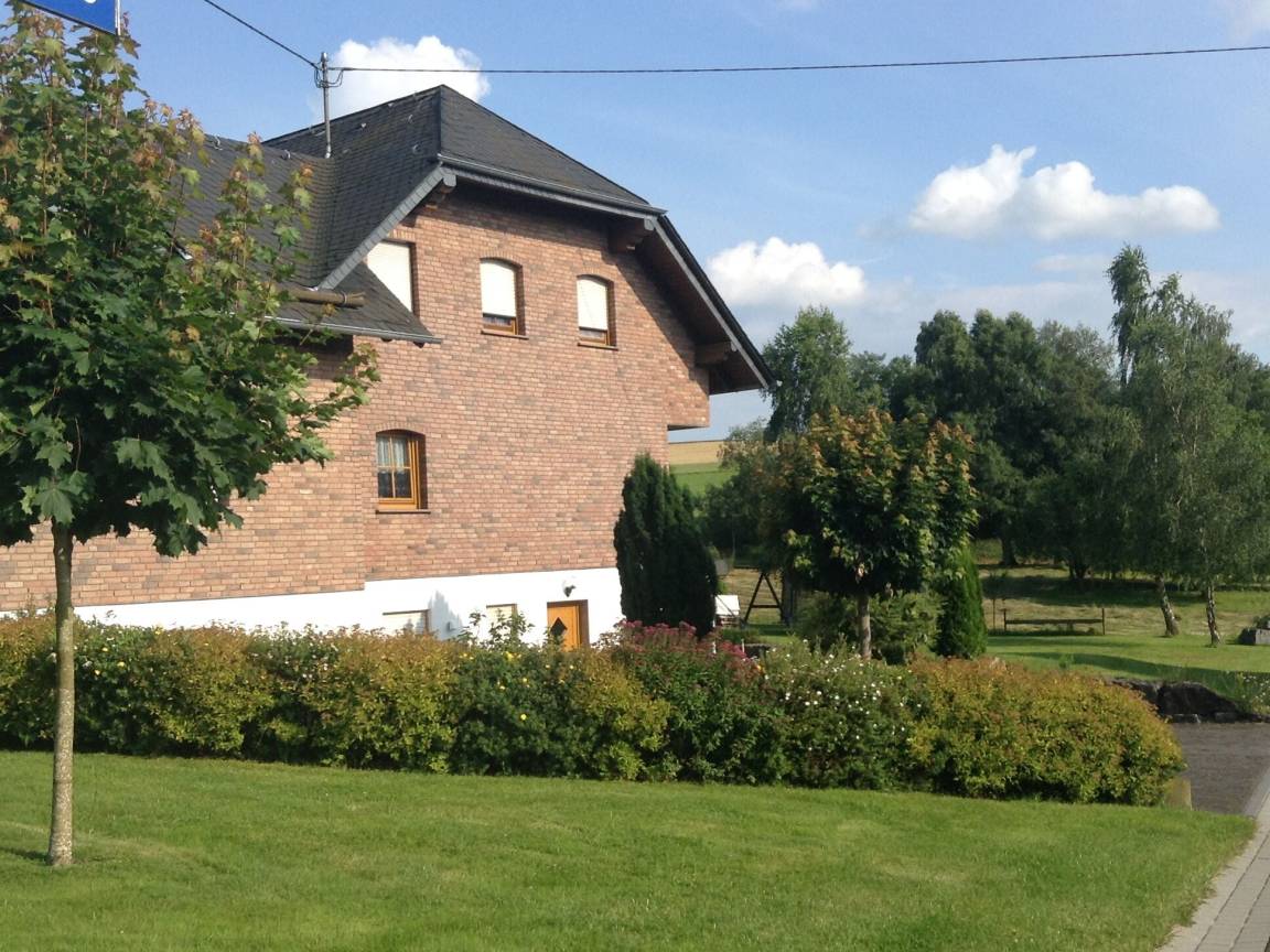 86 M² Ferienwohnung ∙ 1 Schlafzimmer ∙ 2 Gäste - Morbach