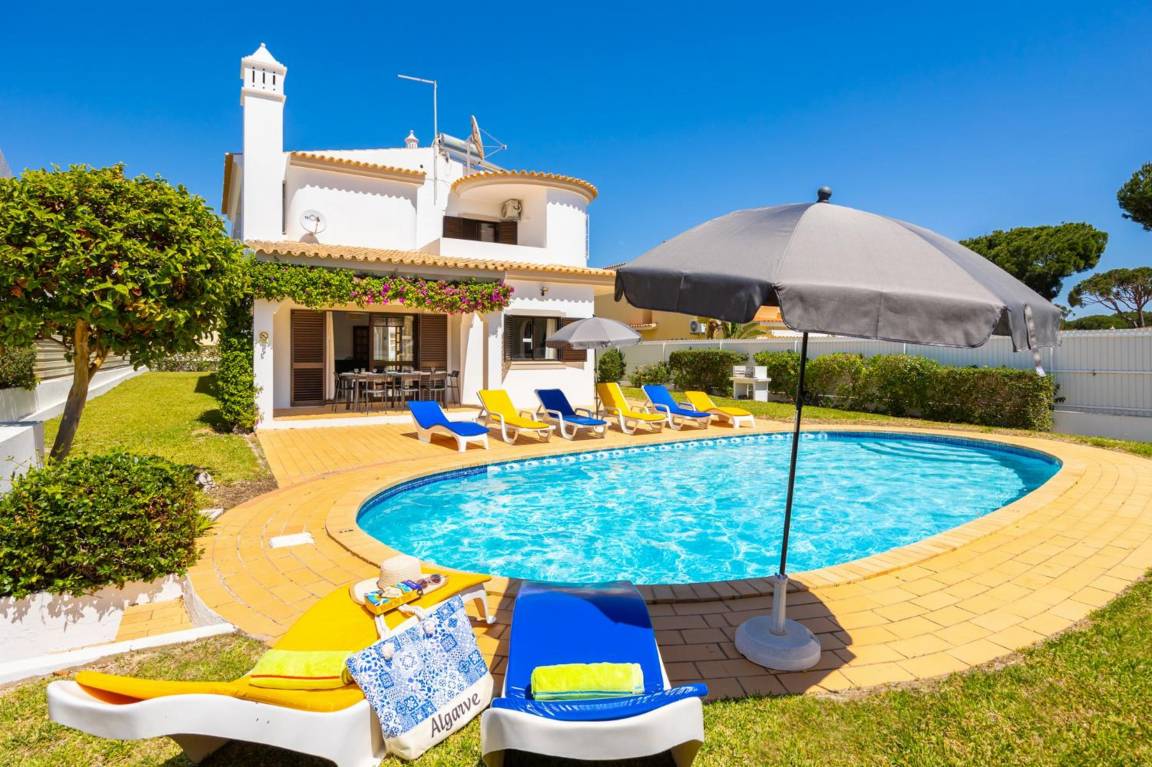 280 M² Villa ∙ 4 Bedrooms ∙ 8 Guests - Vilamoura