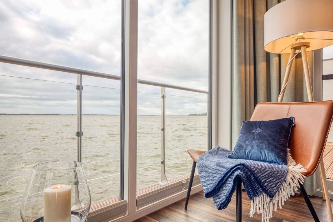 85 M² Hausboot ∙ 3 Schlafzimmer ∙ 6 Gäste - Ribnitz-Damgarten