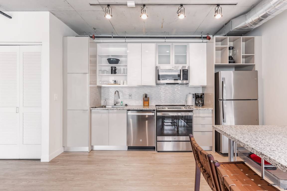 93 M² Apartment ∙ 2 Bedrooms ∙ 4 Guests - Cleveland, OH