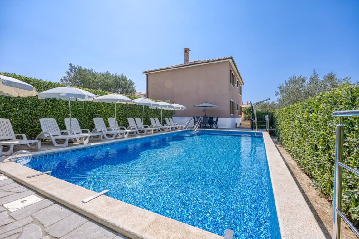 120 M² Apartment ∙ 3 Bedrooms ∙ 6 Guests - Bale
