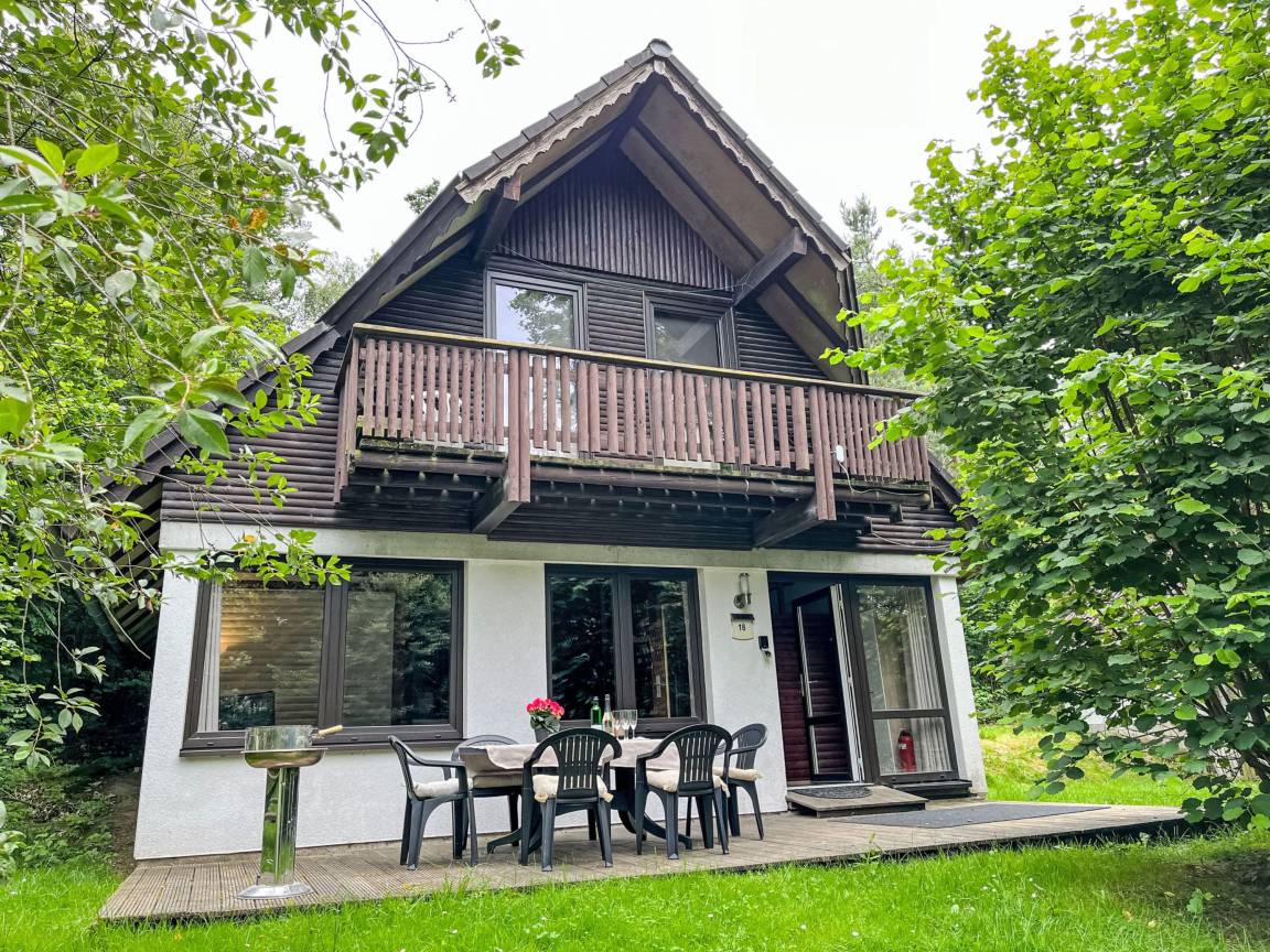 75 M² Ferienhaus ∙ 1 Schlafzimmer ∙ 6 Gäste - Frankenau