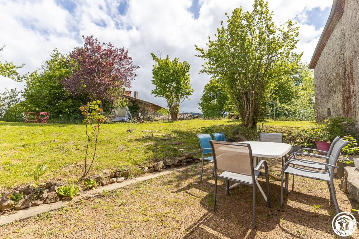 120 M² Gîte ∙ 3 Chambres ∙ 6 Personnes - Auvergne