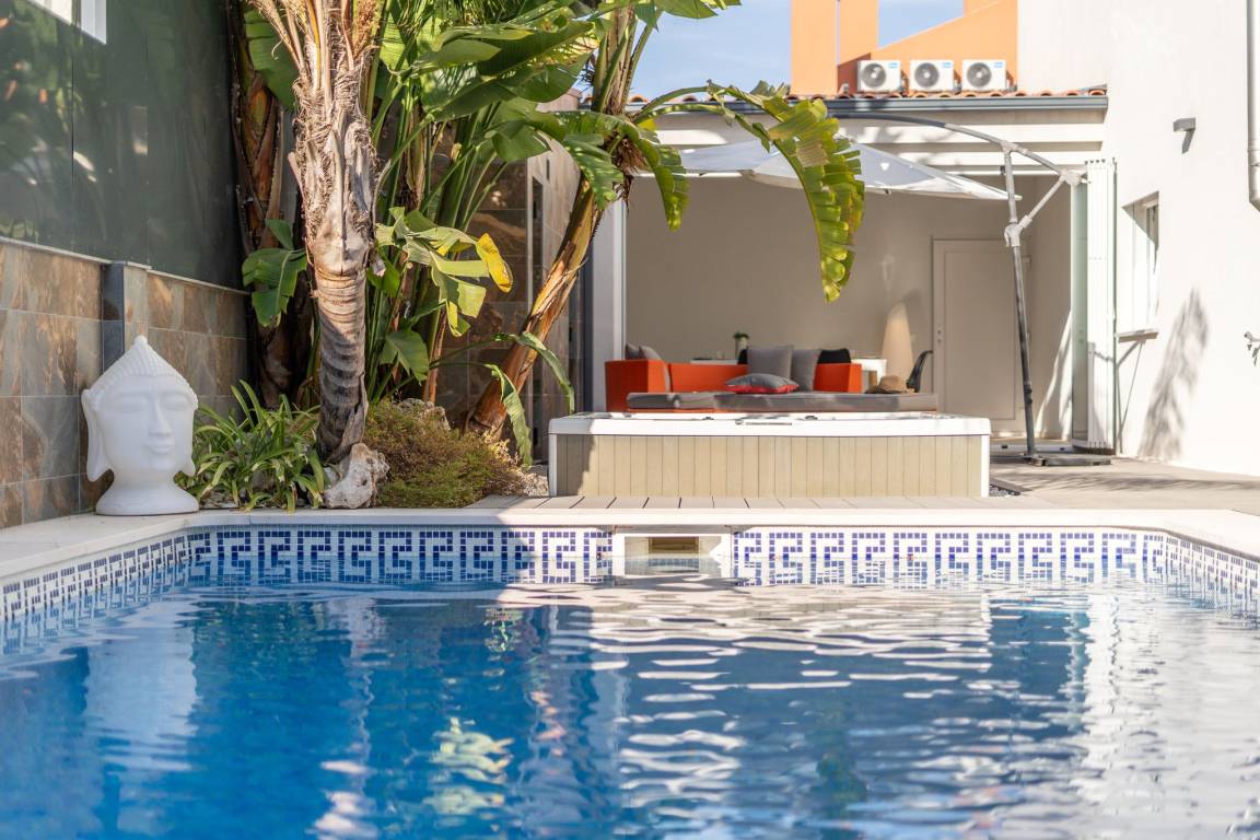 Villa ∙ 6 Bedrooms ∙ 12 Guests - Costa da Caparica