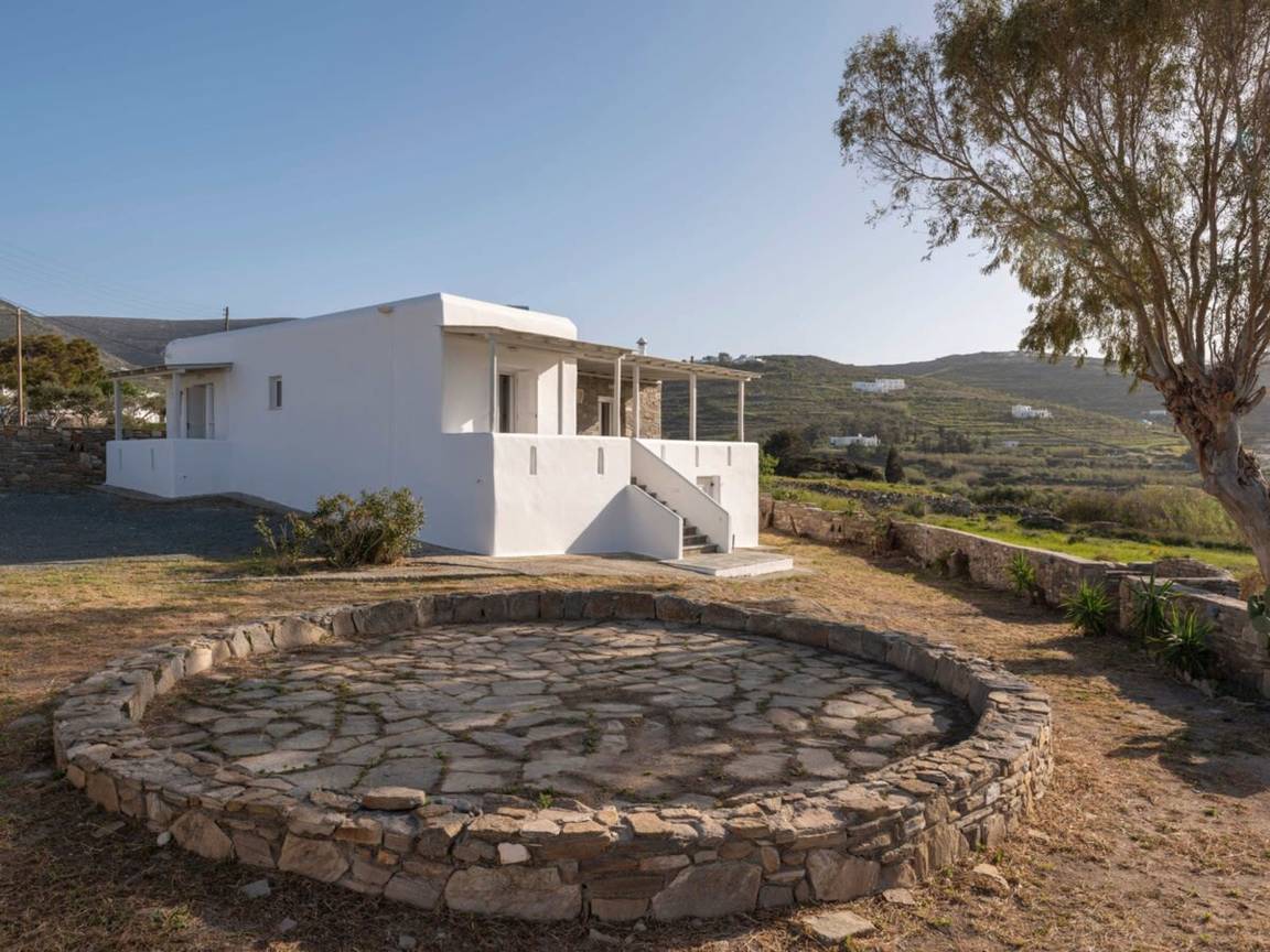 House ∙ 2 Bedrooms ∙ 6 Guests - Paros
