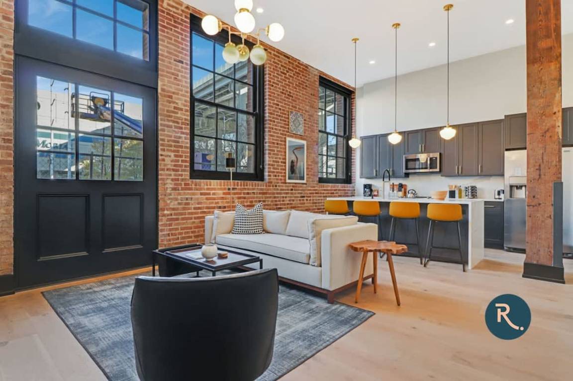 Apartment ∙ 6 Bedrooms ∙ 16 Guests - New Orleans, LA