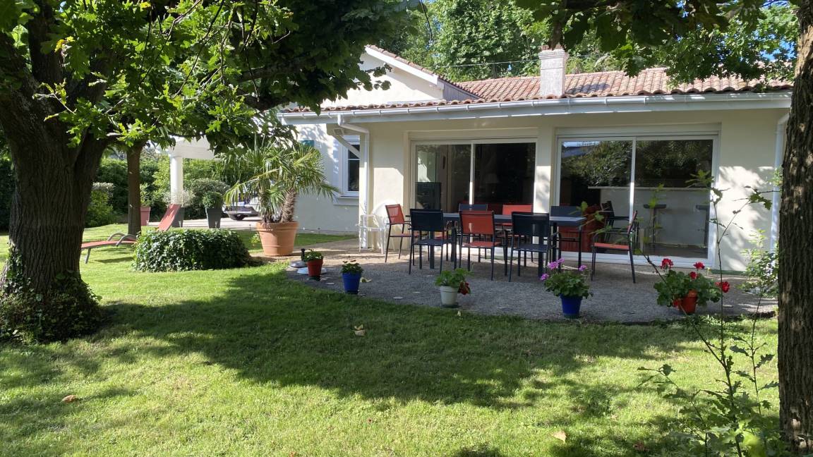 170 M² Villa ∙ 4 Bedrooms ∙ 8 Guests - Andernos-les-Bains