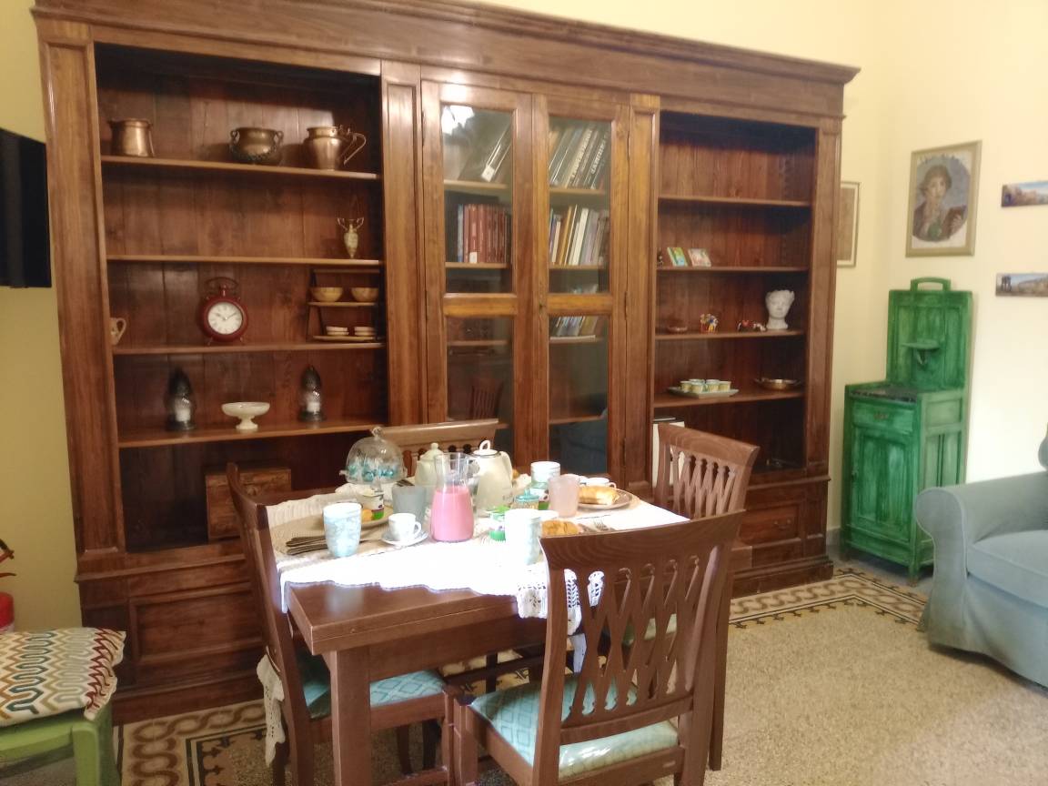 80 M² Huoneisto ∙ 2 Makuuhuonetta ∙ 4 Vierasta - Napoli