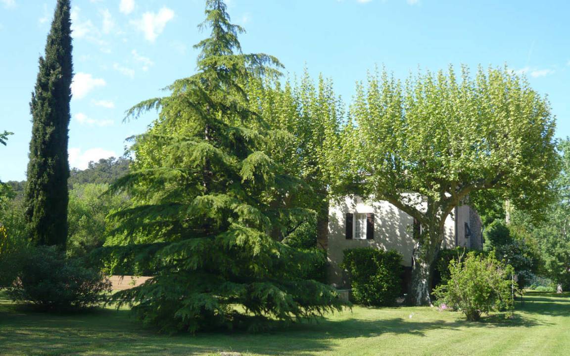 64 M² Mökki ∙ 2 Makuuhuonetta ∙ 4 Vierasta - Var