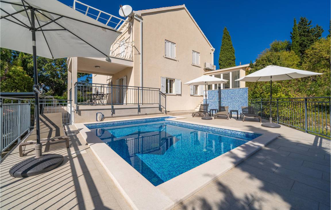 100 M² House ∙ 3 Bedrooms ∙ 6 Guests - Mlini