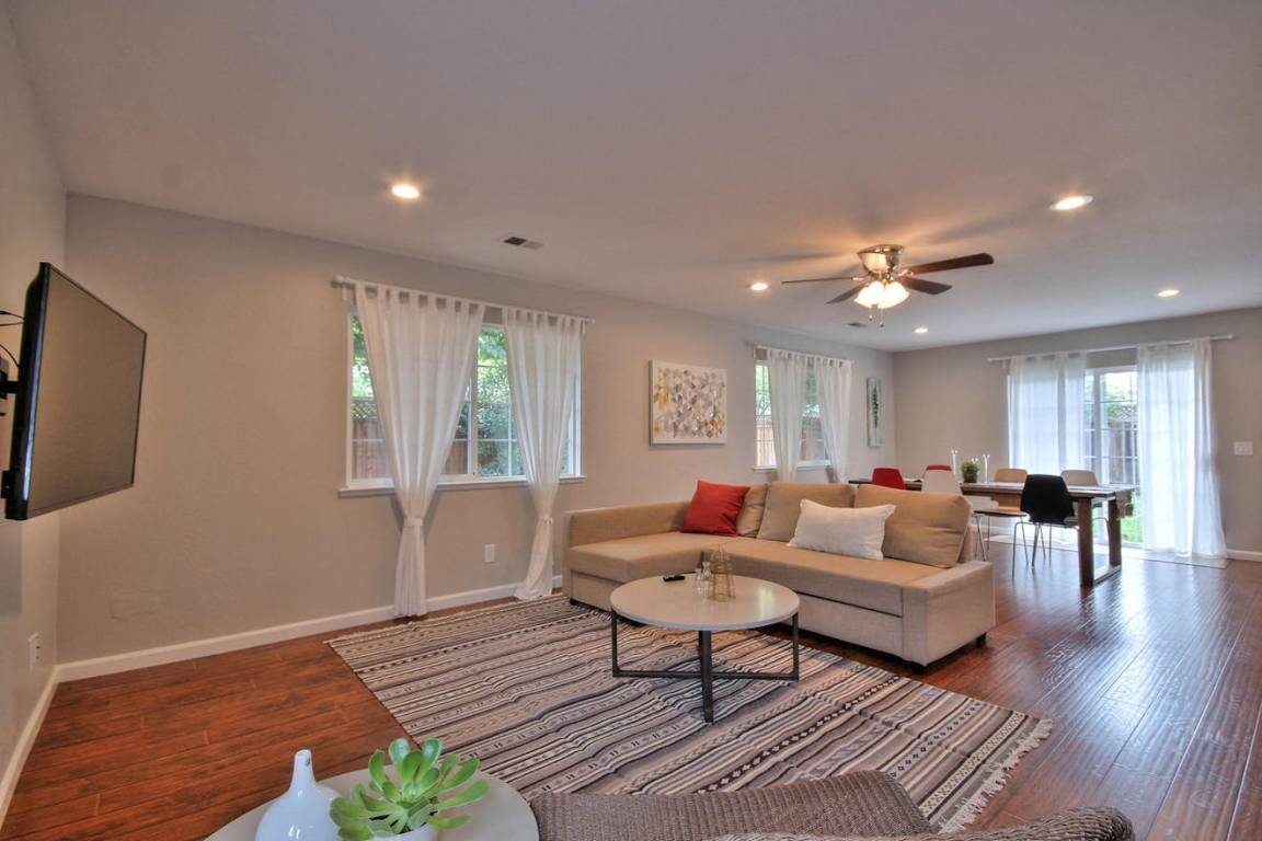 132 M² House ∙ 3 Bedrooms ∙ 5 Guests - Santa Clara, CA