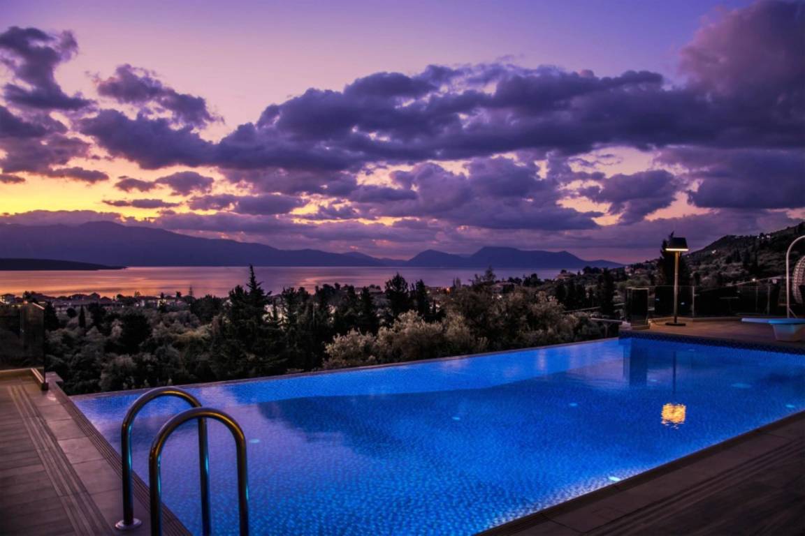 250 M² Appartamento Vacanza ∙ 4 Camere Da Letto ∙ 8 Ospiti - Leucade