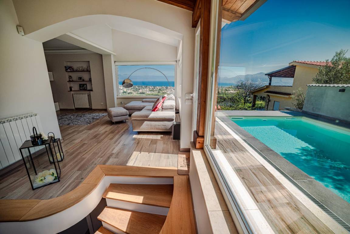 200 M² Huis ∙ 3 Slaapkamers ∙ 6 Gasten - Carini