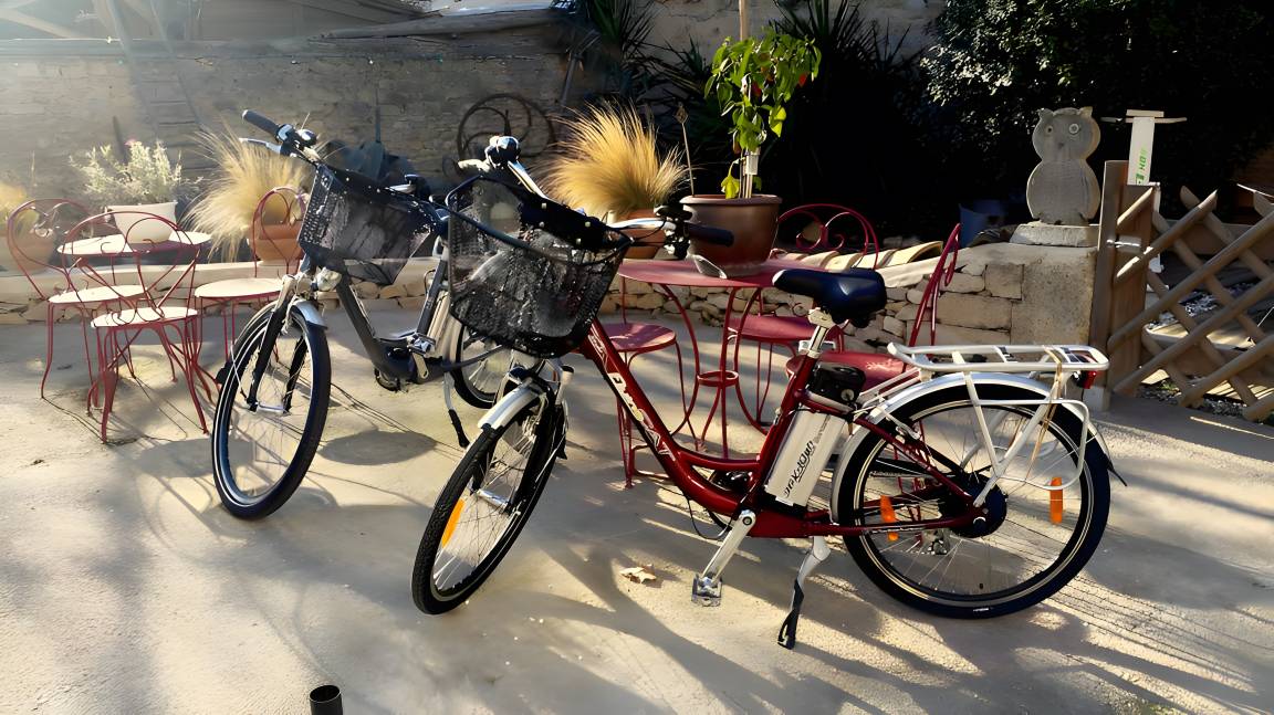 40 M² Chambre D'hôtes ∙ 2 Chambres ∙ 5 Personnes - Nîmes