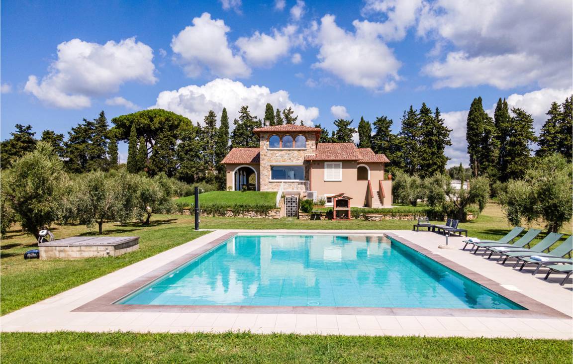 550 M² Maison De Vacances ∙ 6 Chambres ∙ 12 Personnes - Cecina