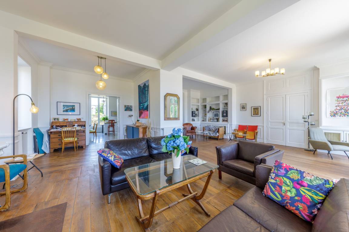 300 M² Maison De Vacances ∙ 4 Chambres ∙ 8 Personnes - Bourganeuf