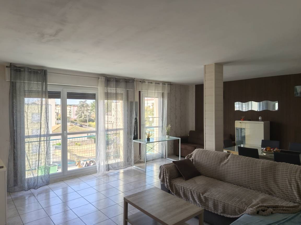 68 M² Appartement ∙ 3 Chambres ∙ 6 Personnes - Montluçon