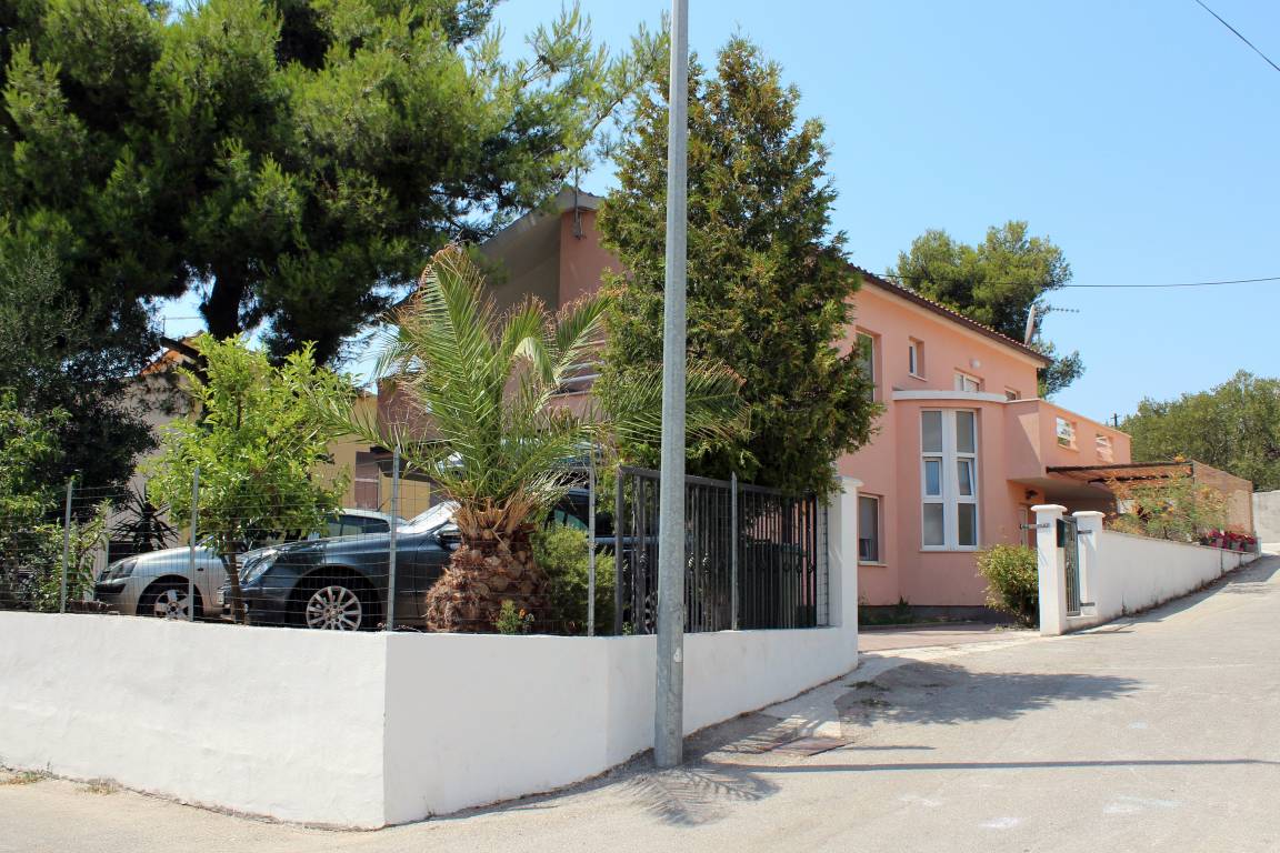 38 M² Apartment ∙ 1 Bedroom ∙ 4 Guests - Okrug Gornji