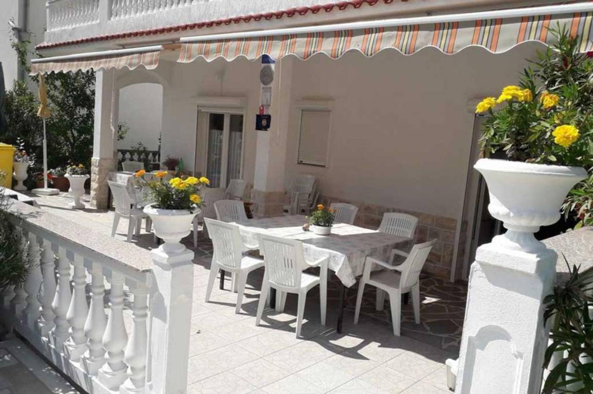 120 M² Appartement ∙ 3 Chambres ∙ 9 Personnes - Lopar