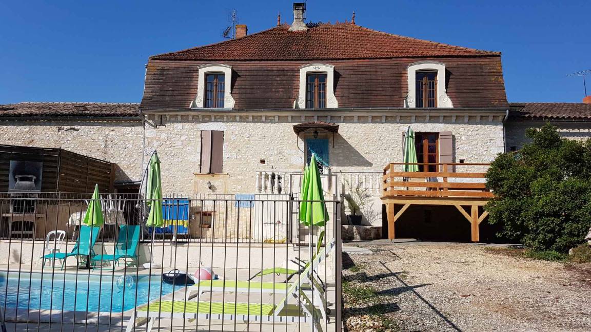 120 M² Gîte ∙ 4 Chambres ∙ 10 Personnes - Dordogne