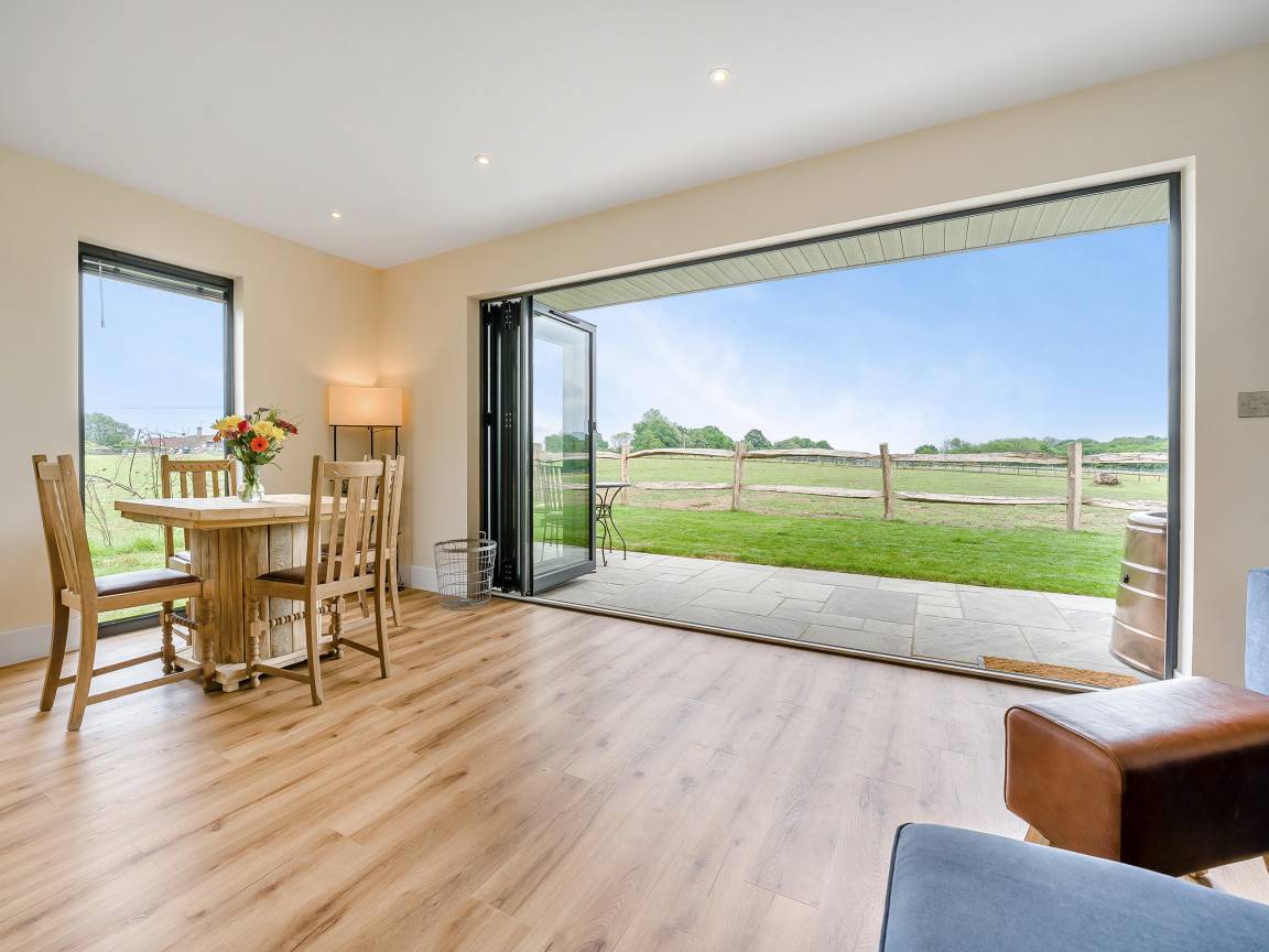 Cottage ∙ 1 Bedroom ∙ 2 Guests - Horsham