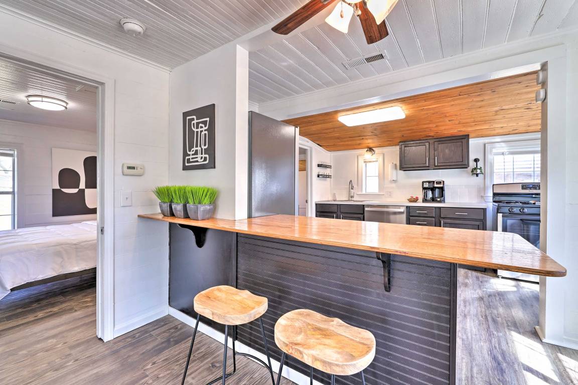 103 M² House ∙ 2 Bedrooms ∙ 4 Guests - Fayetteville, AR