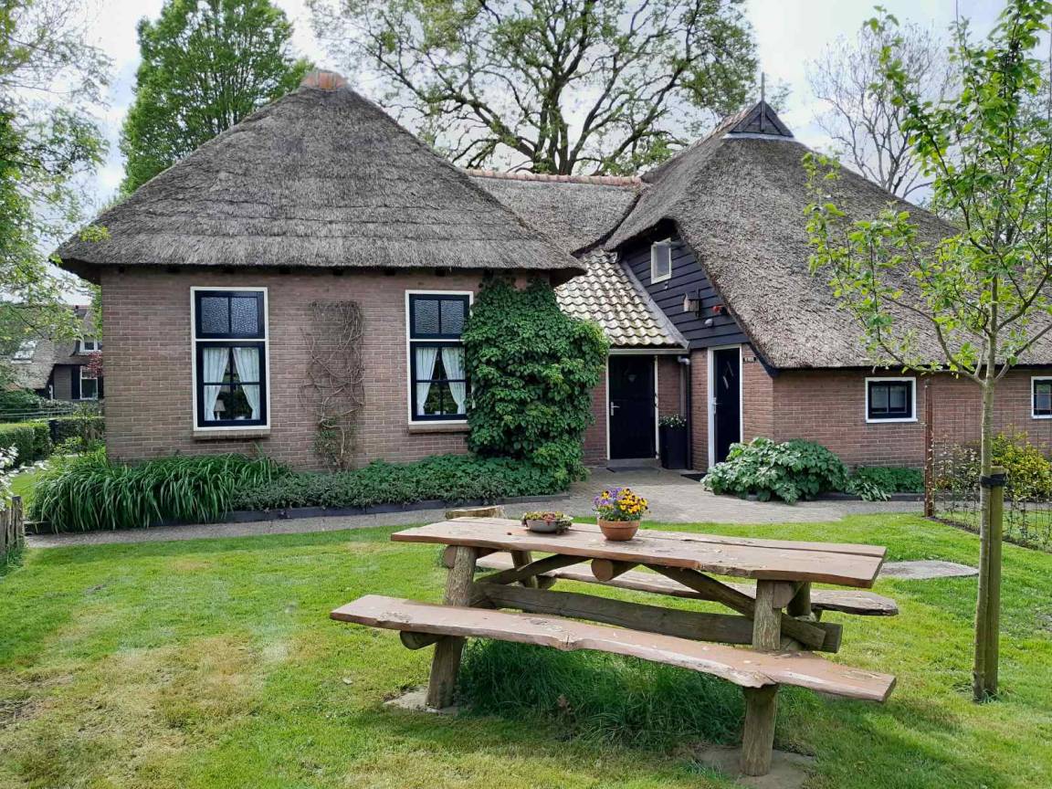 77 M² House ∙ 2 Bedrooms ∙ 7 Guests - Giethoorn
