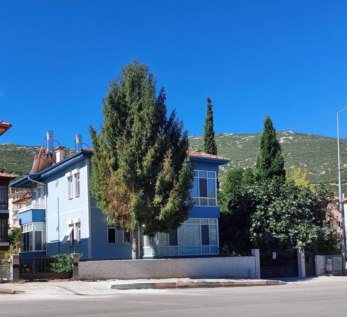 150 M² House ∙ 4 Bedrooms ∙ 8 Guests - Eğirdir