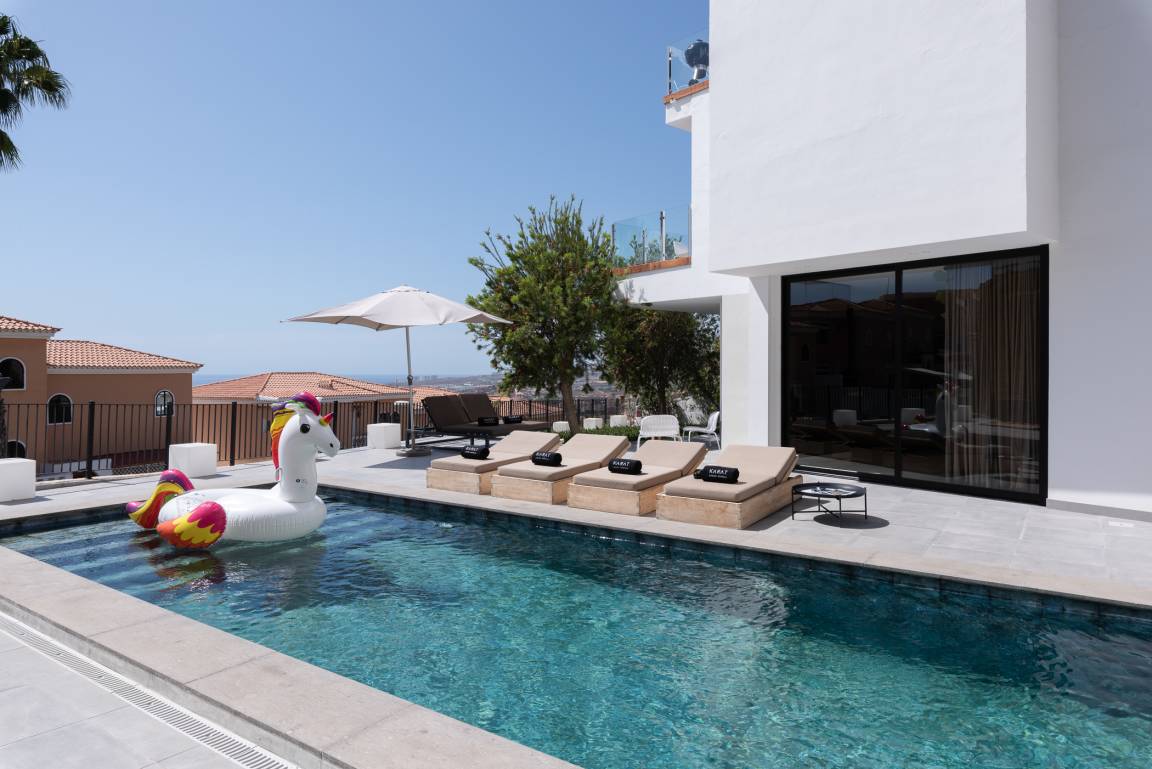 314 M² Villa ∙ 5 Bedrooms ∙ 10 Guests - Playa de las Américas