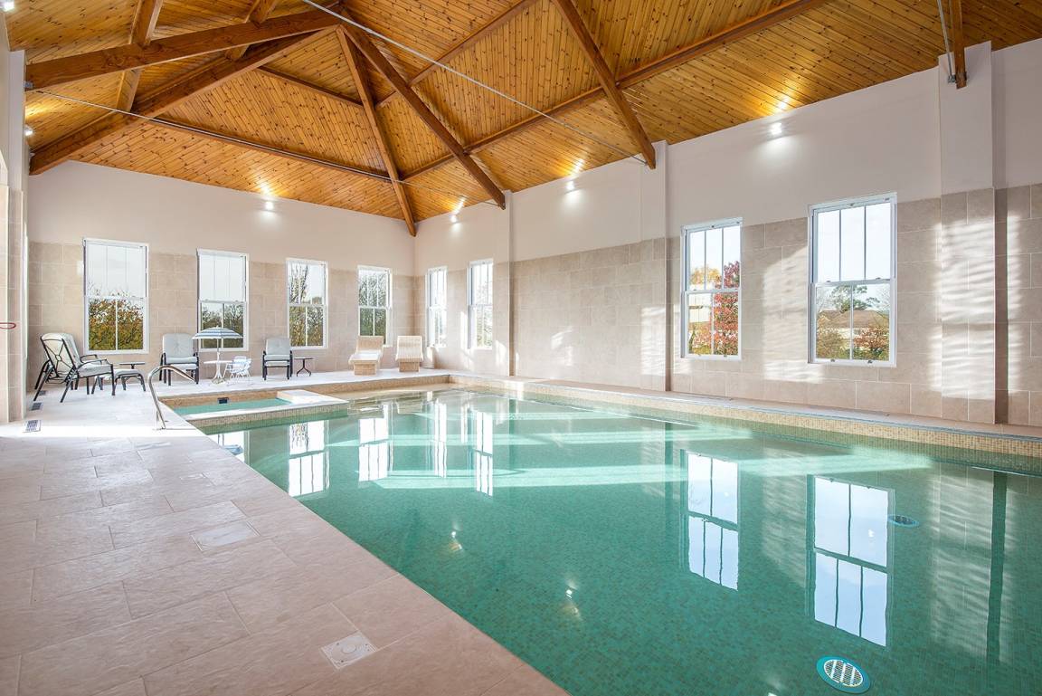 650 M² House ∙ 11 Bedrooms ∙ 24 Guests - Carmarthen