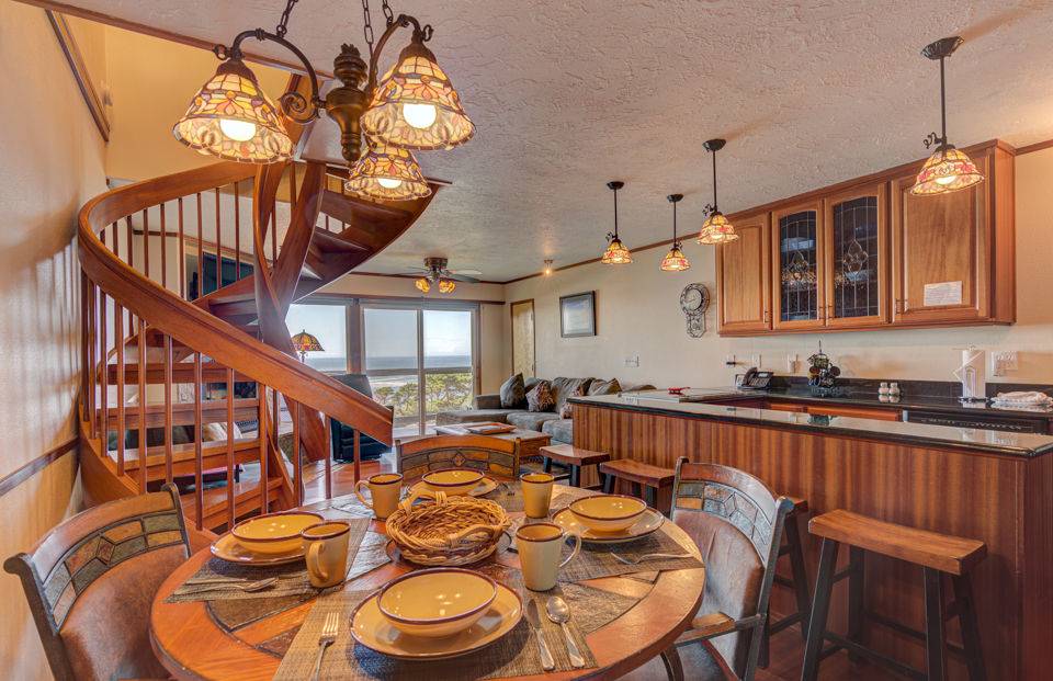 246 M² Hotel ∙ 2 Bedrooms ∙ 6 Guests - Depoe Bay, OR