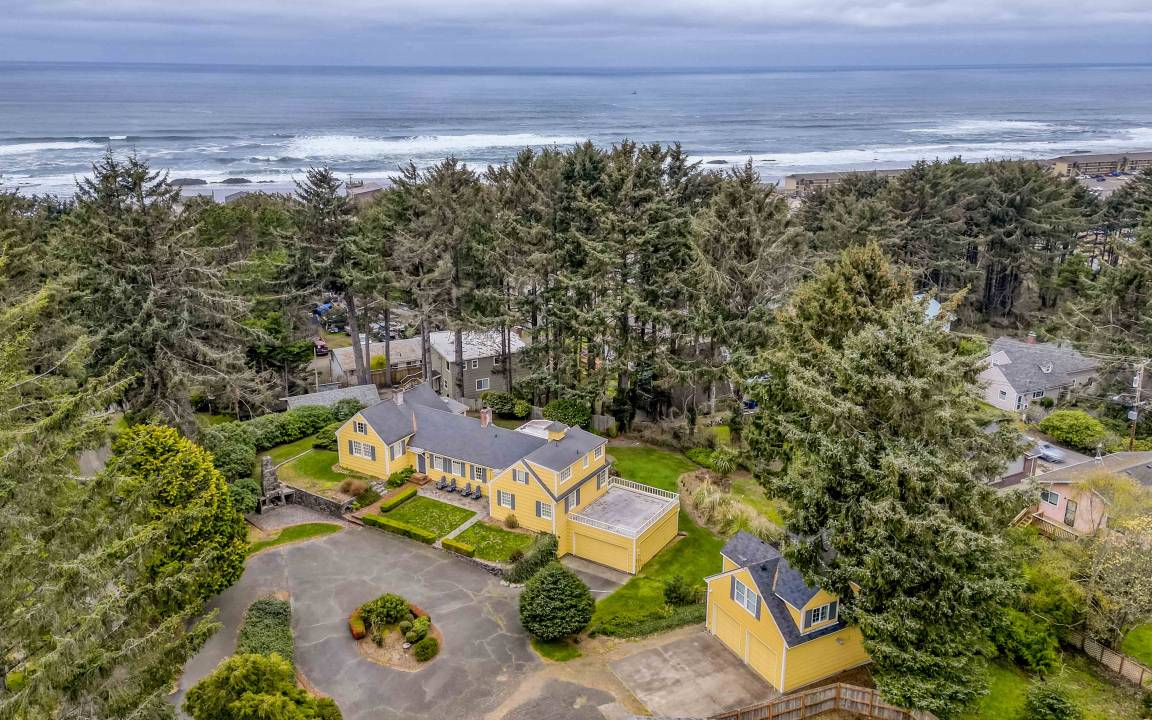 277 M² House ∙ 5 Bedrooms ∙ 12 Guests - Lincoln City, OR