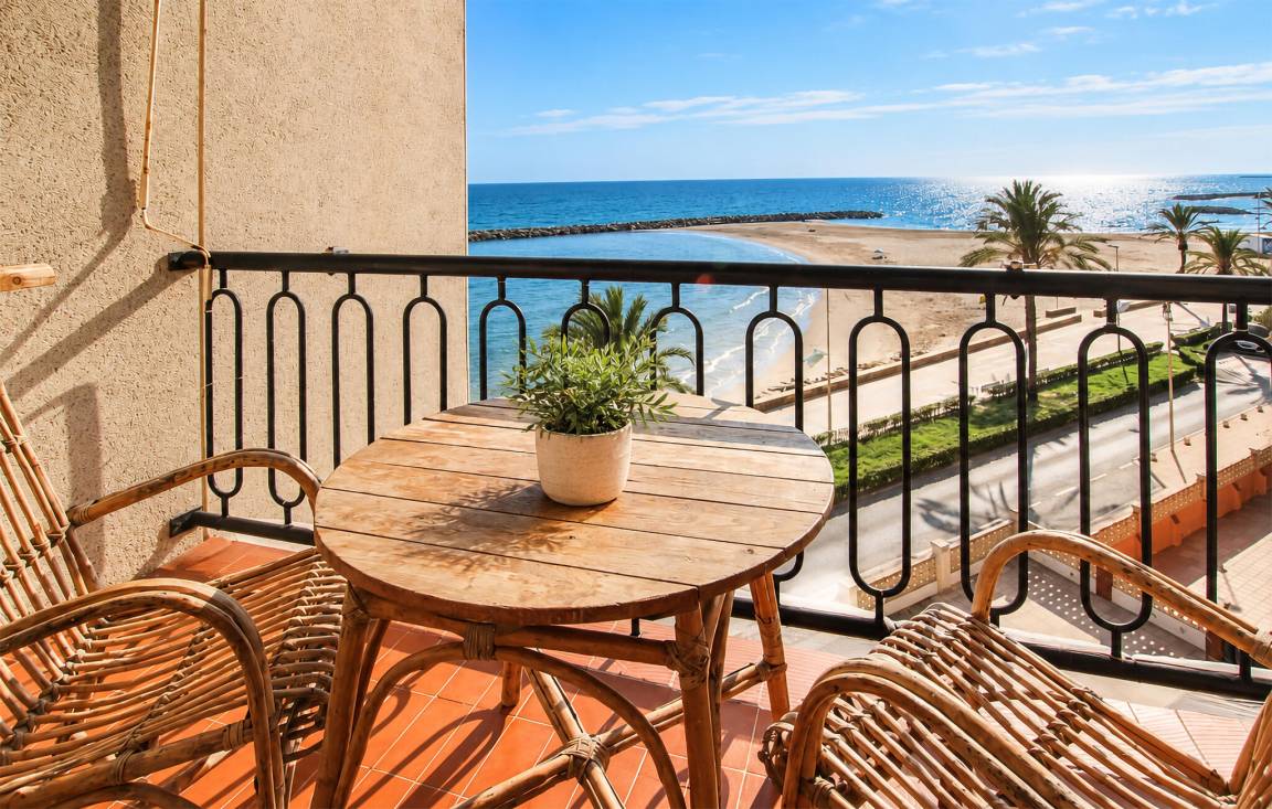 85 M² Apartamento ∙ 4 Habitaciones ∙ 6 Huéspedes - Cunit