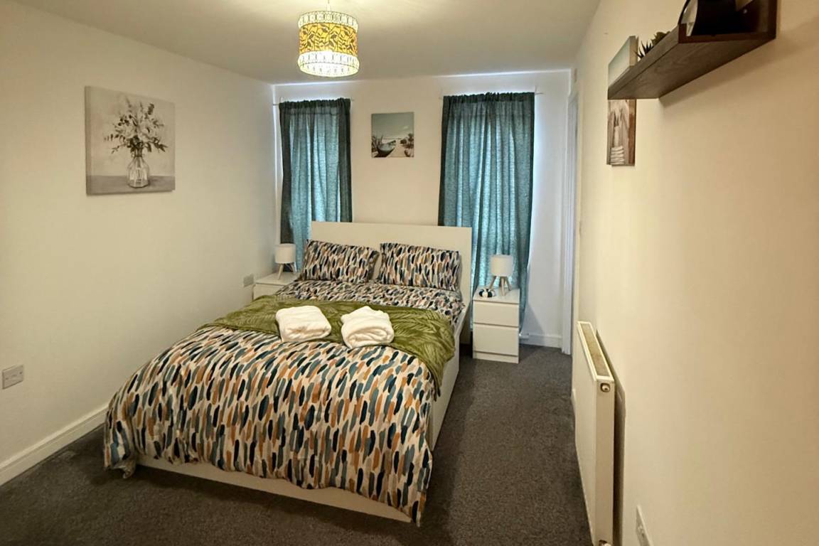 62 M² Apartment ∙ 2 Bedrooms ∙ 6 Guests - Wokingham
