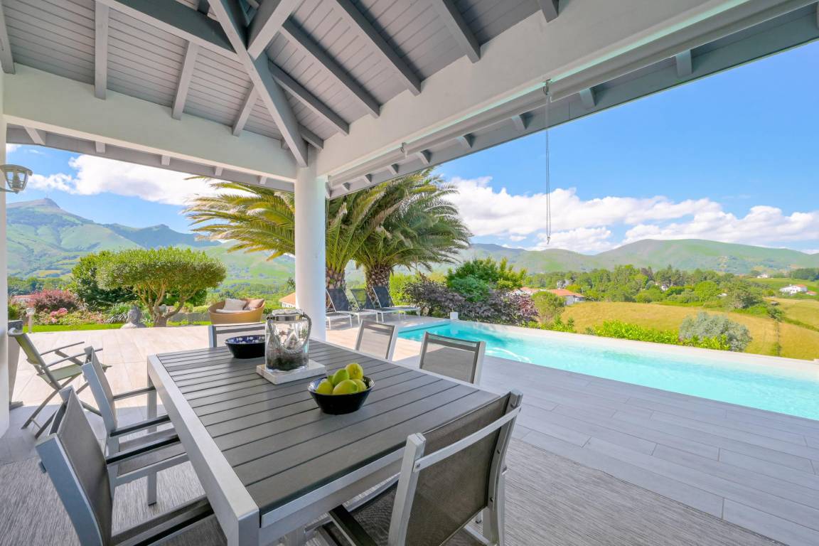 200 M² Villa ∙ 3 Chambres ∙ 6 Personnes - Urrugne