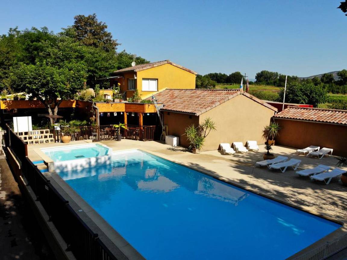 32 M² Caravan ∙ 3 Bedrooms ∙ 6 Guests - Barjac