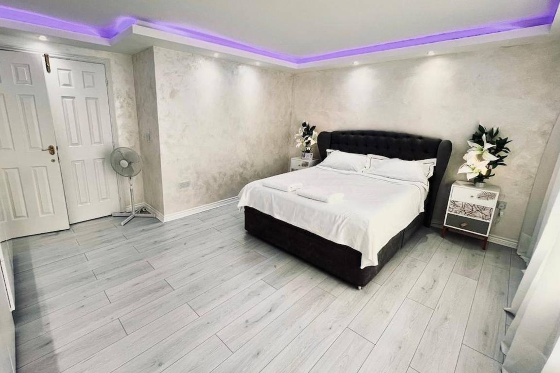 40 M² House ∙ 5 Bedrooms ∙ 10 Guests - Manchester