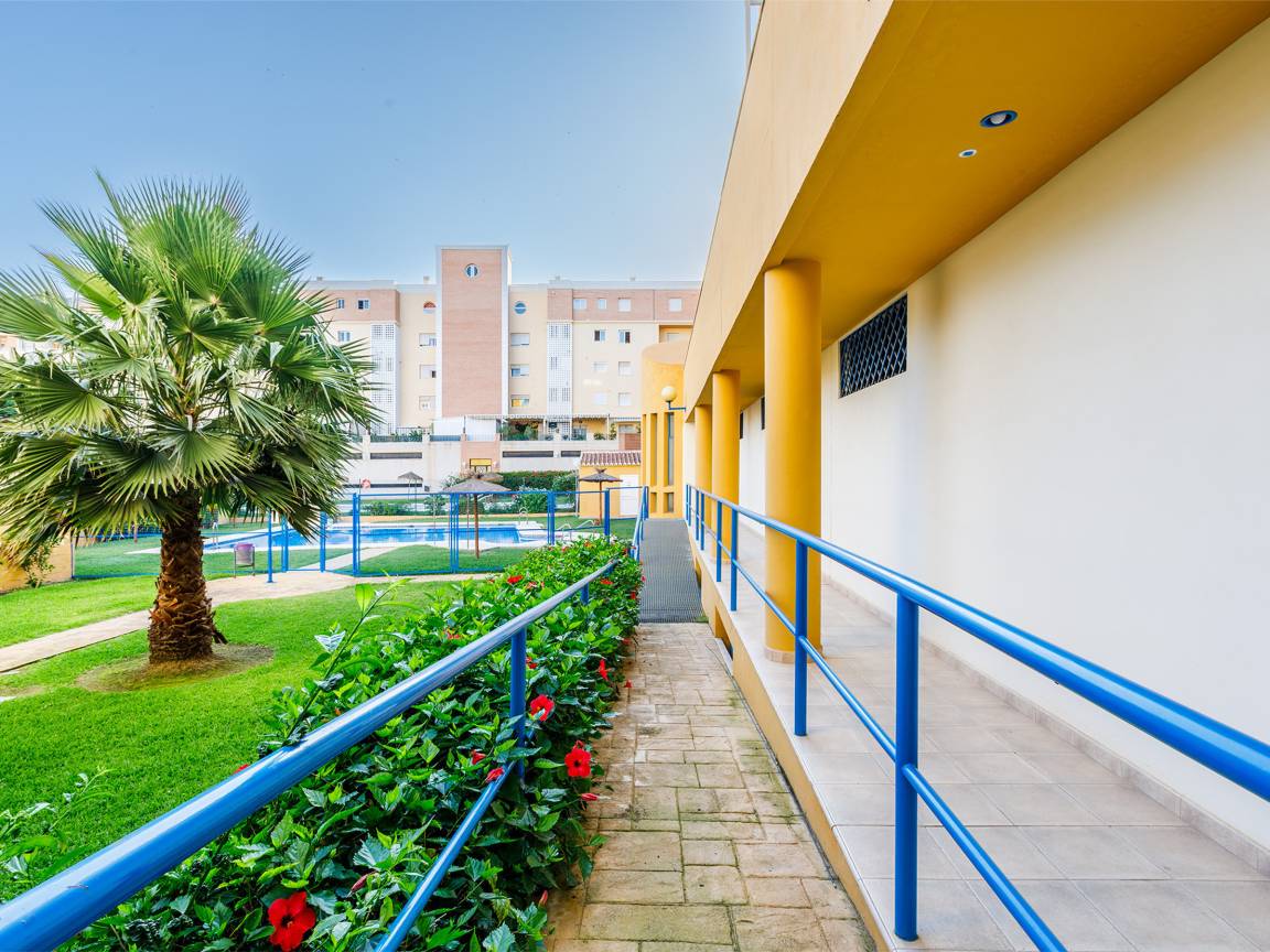 70 M² Apartamento ∙ 2 Habitaciones ∙ 4 Huéspedes - Vélez-Málaga
